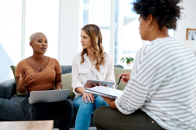 Optimizing Your Workspace: Essential Tips for Office Desking in Growing Businesses - Techie Buzz